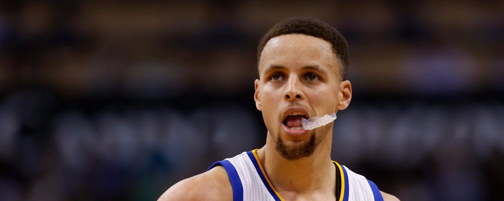 Curry Expected to Get $165 Million Contract in Offseason