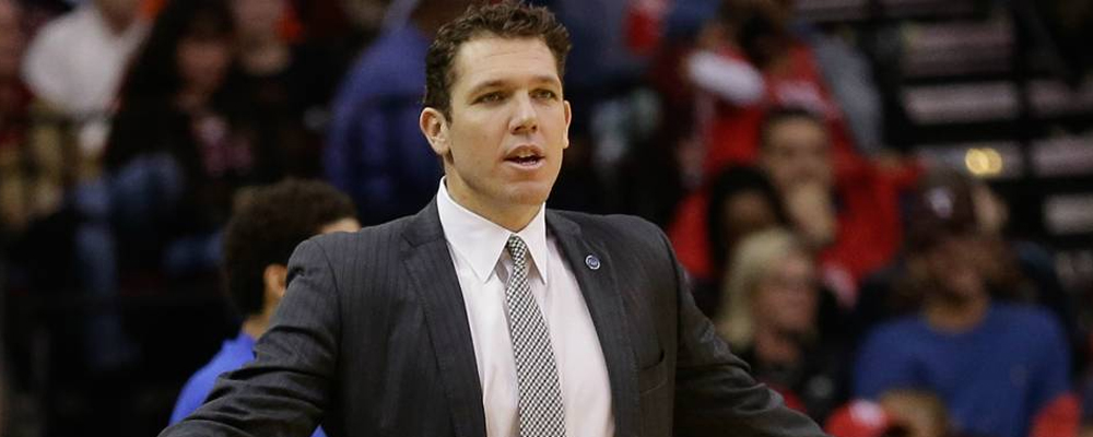 Luke Walton Says Lakers Aspire to Be One of NBA's Top-10 Defensive Teams